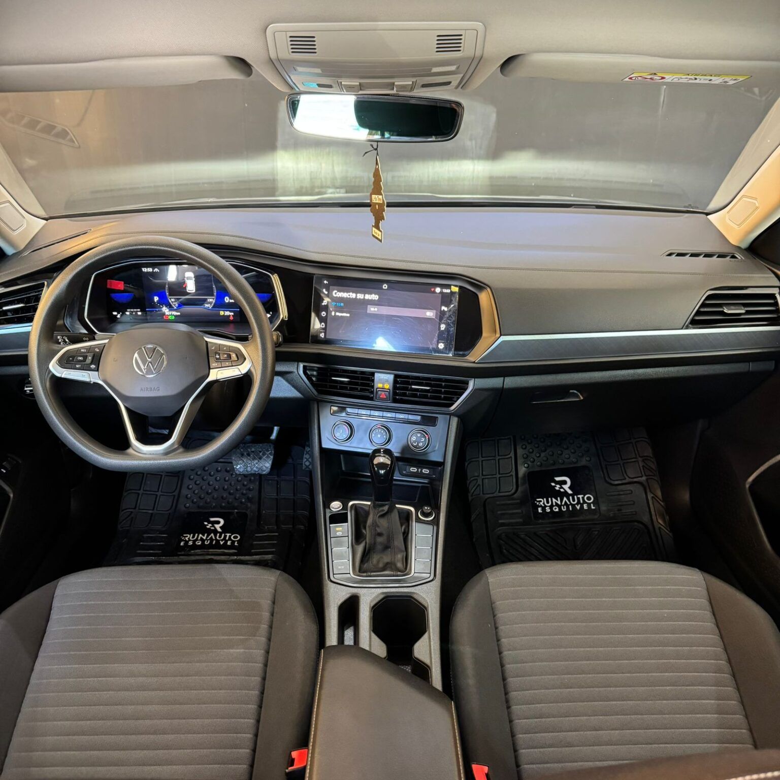 Volkswagen Jetta Comfortline año 2023 (CP0257) | RunAuto Esquivel®